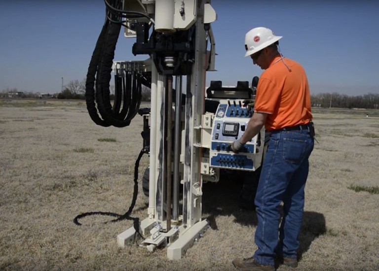 NOUVEAU: Le frein de tiges hydraulique portable – Geoprobe.be